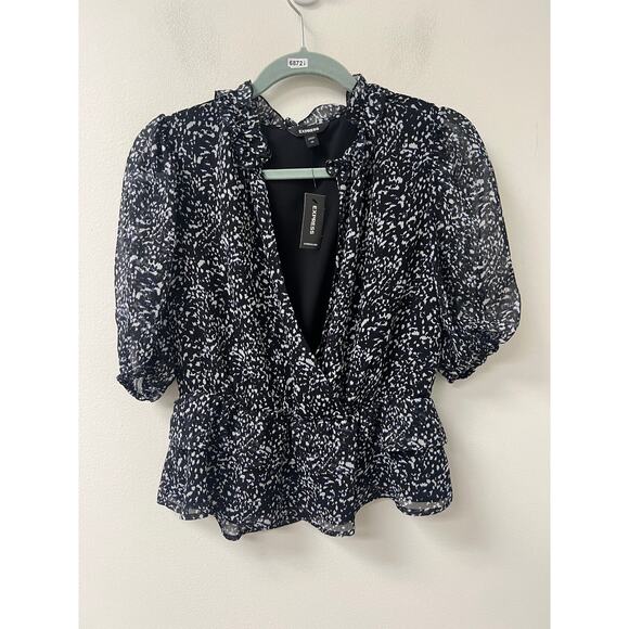 Express | Tops | Nwt Express Pattern Short Sleeve Blouse Sz Xs | Poshmark